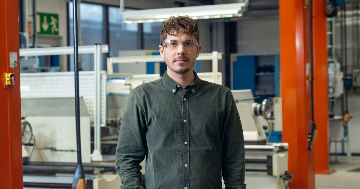 Gymnasieutbildningen ledde till anställning – Nu letar Simon efter GKN:s framtida talanger ...